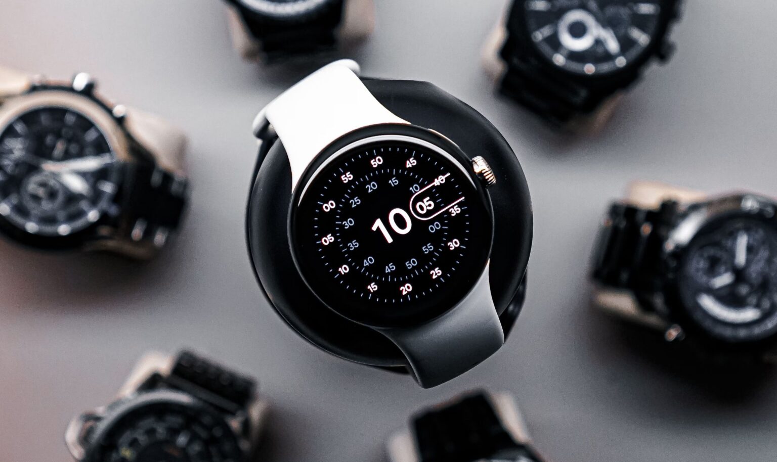 Pixel Watch: Update für alle Smartwatches - Google rollt das Juni ...